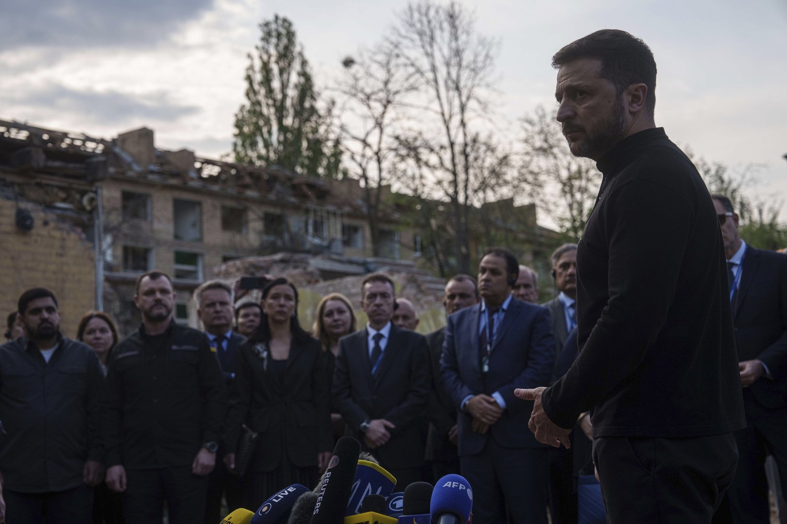 Wohnhäuser fangen Feuer: Elf Verletzte durch russischen Drohnenangriff auf Kiew