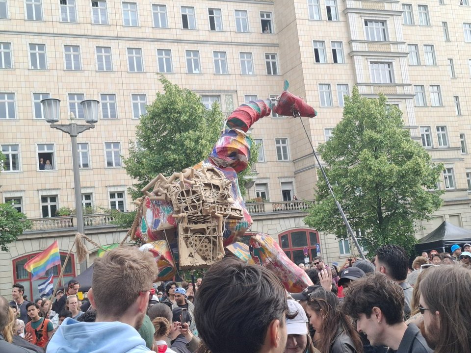 Große Parade am Pfingstsonntag: Das war der Karneval der Kulturen 2025 ...