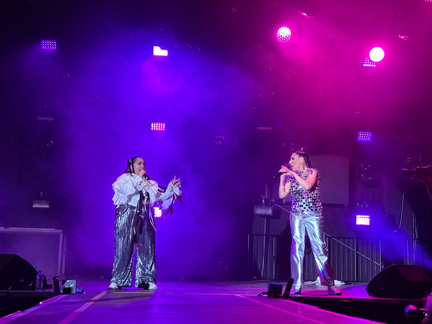 CSD Berlin 2025 im Newsblog: Mehrere Hunderttausend fordern und feiern ...